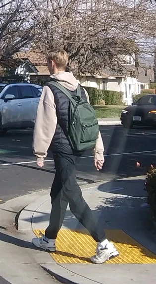 mAkInG mY wAy DoWnToWn WaLkInG fAsT-- | Fandom