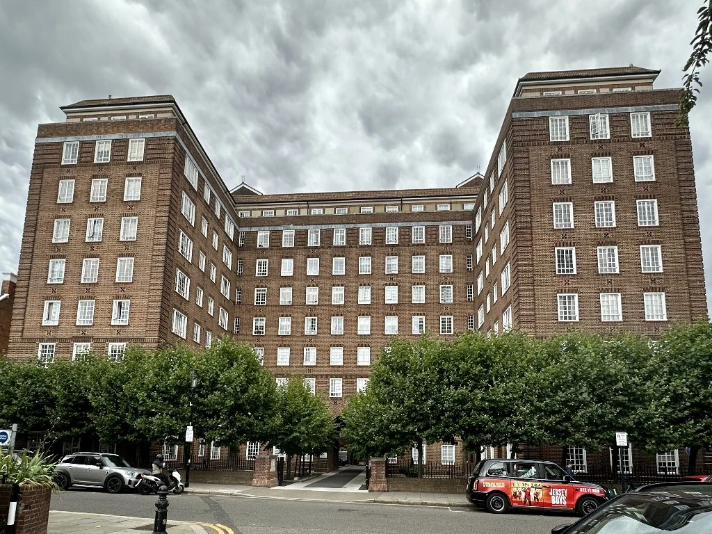 48 Swan Court | Agatha Christie Wiki | Fandom