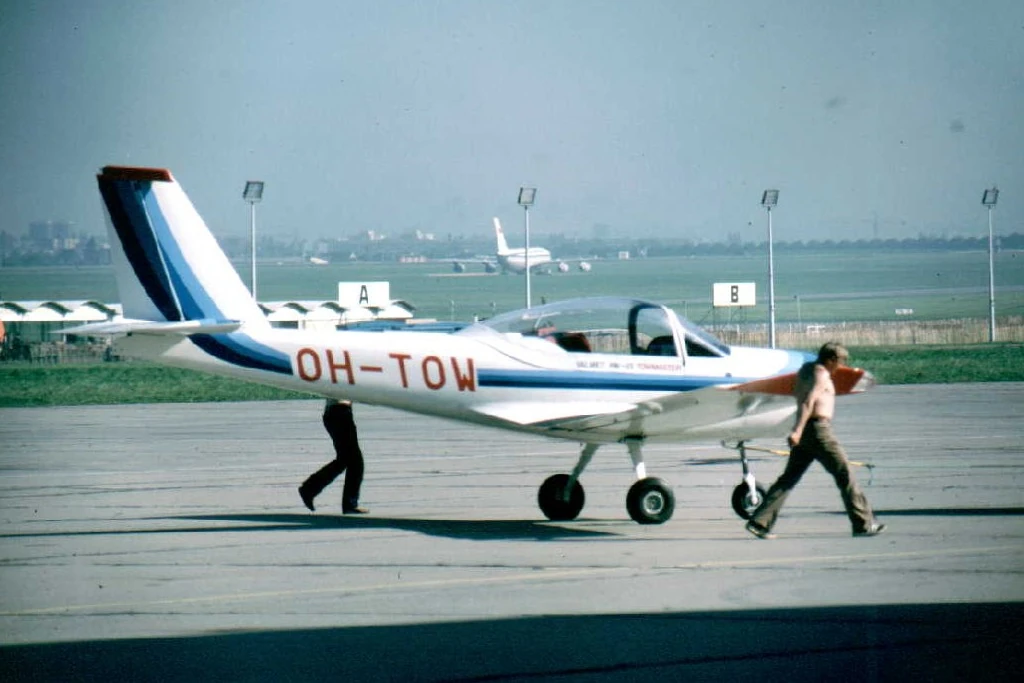 Valmet PIK-23 Towmaster | Aircraft Wiki | Fandom