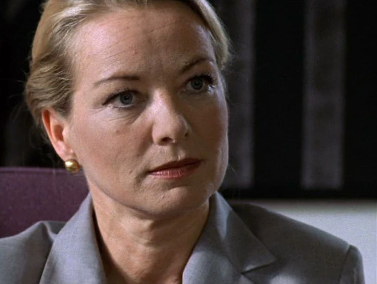 Dr. Regina Wolf | Alarm für Cobra 11 Wiki | Fandom