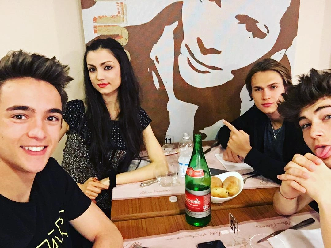 Leonardo Cecchi/Gallery/Group | Alex & Co. Wiki | Fandom