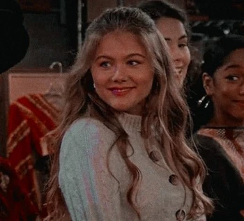 Gwenny Thompson | Alexa & Katie Wiki | Fandom