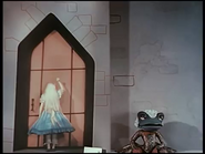 Frog-Footman | Alice in Wonderland Wiki | Fandom