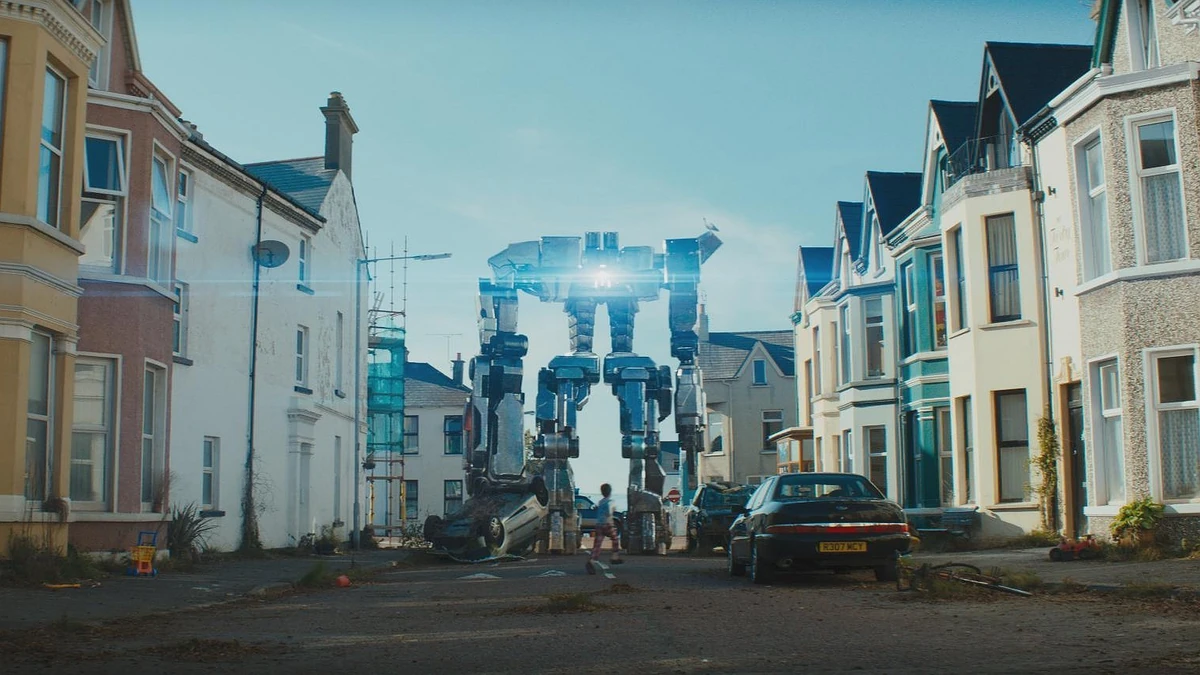 Robot Overlord | Alien Wiki | Fandom