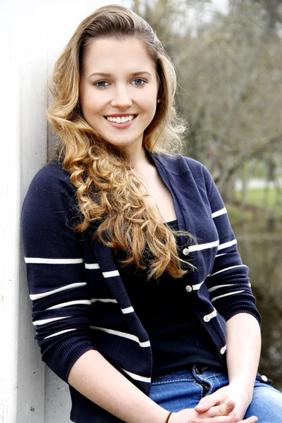 Julia Albrecht | Alles was zählt Wiki | Fandom