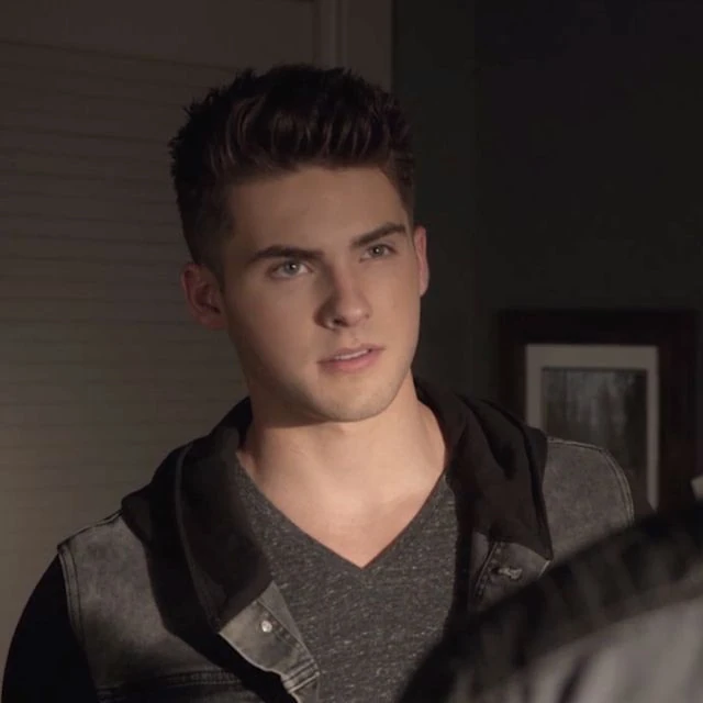 Damian Carson | Ally Vegaz Wiki | Fandom