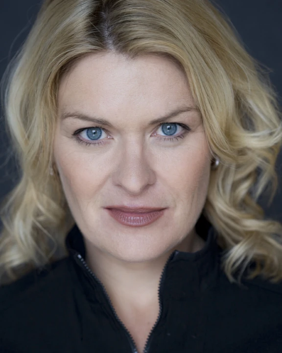 Roz Turnbull | The Almighty Johnsons Wiki | Fandom