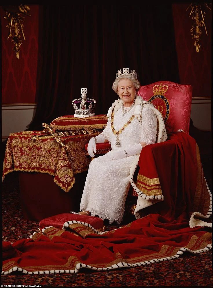 Queen Elizabeth II of the British Isles (91A) | Alternative History ...