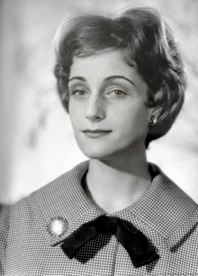 Anne Frank (The Lions of England meets the Elephants) | Alternative ...