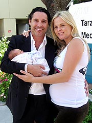 Jonathan & Victoria | The Amazing Race Wiki | Fandom