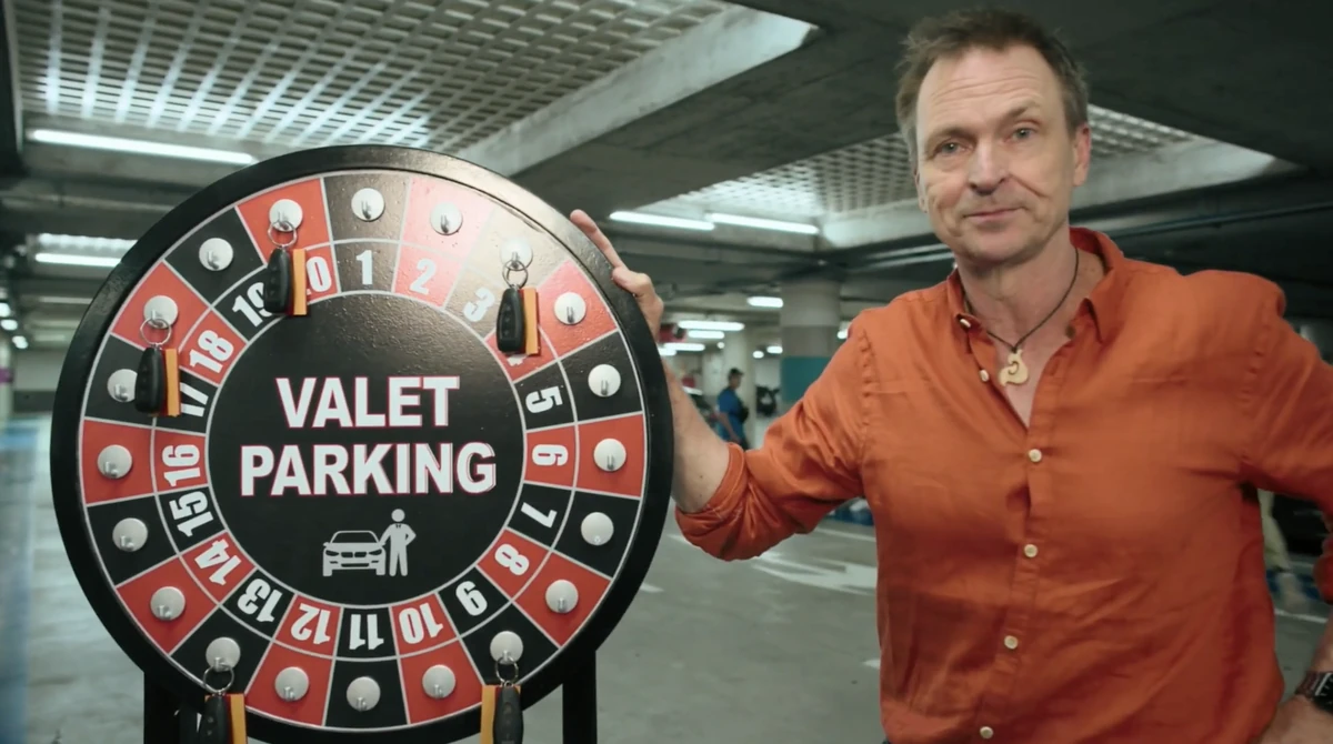 Valet Roulette | The Amazing Race Wiki | Fandom
