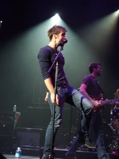 Kris Allen/Gallery/Concert | American Idol Wiki | Fandom