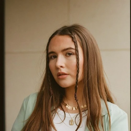 Mimi Webb | American Top 40 Hot AC Wiki | Fandom