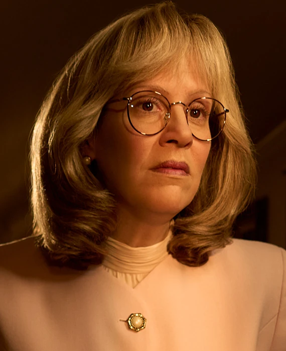 Linda Tripp | AmericanCrimeStory Wiki | Fandom