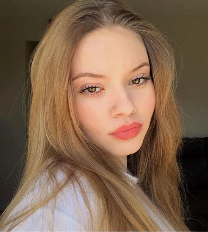 Daphne Deighton | American Royals Wiki | Fandom