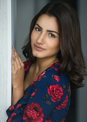 July cuello | Amor imposible Wiki | Fandom