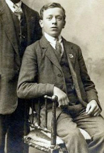 Alexander "Sandy" Sutherland | Anemptyglass Wikia | Fandom