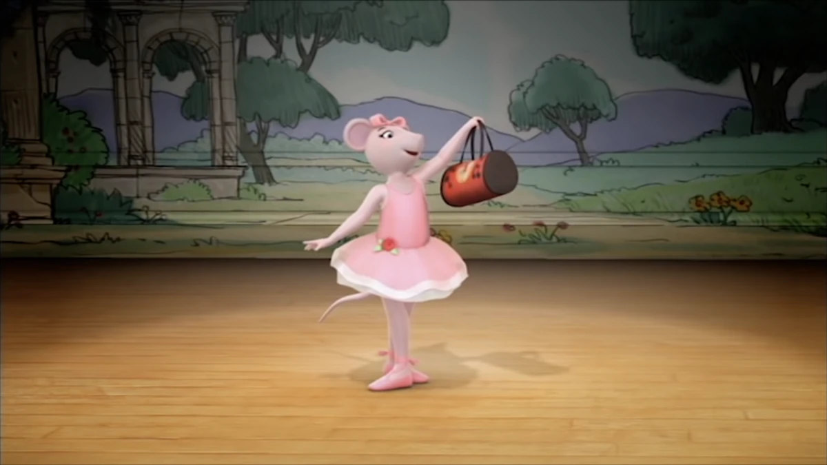 Angelina and the Must-Have Ballet Bag | Angelina Ballerina The Next ...