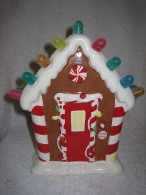 Light-up Gingerbread House | Animatronic Wiki | Fandom