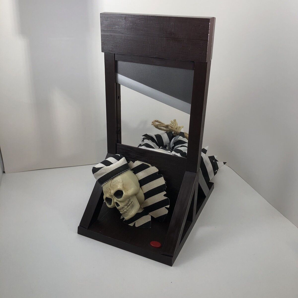 Guillotine Gary Skeleton Animatronics Wiki Fandom