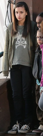 Amanda Troya | Annie Wiki | Fandom