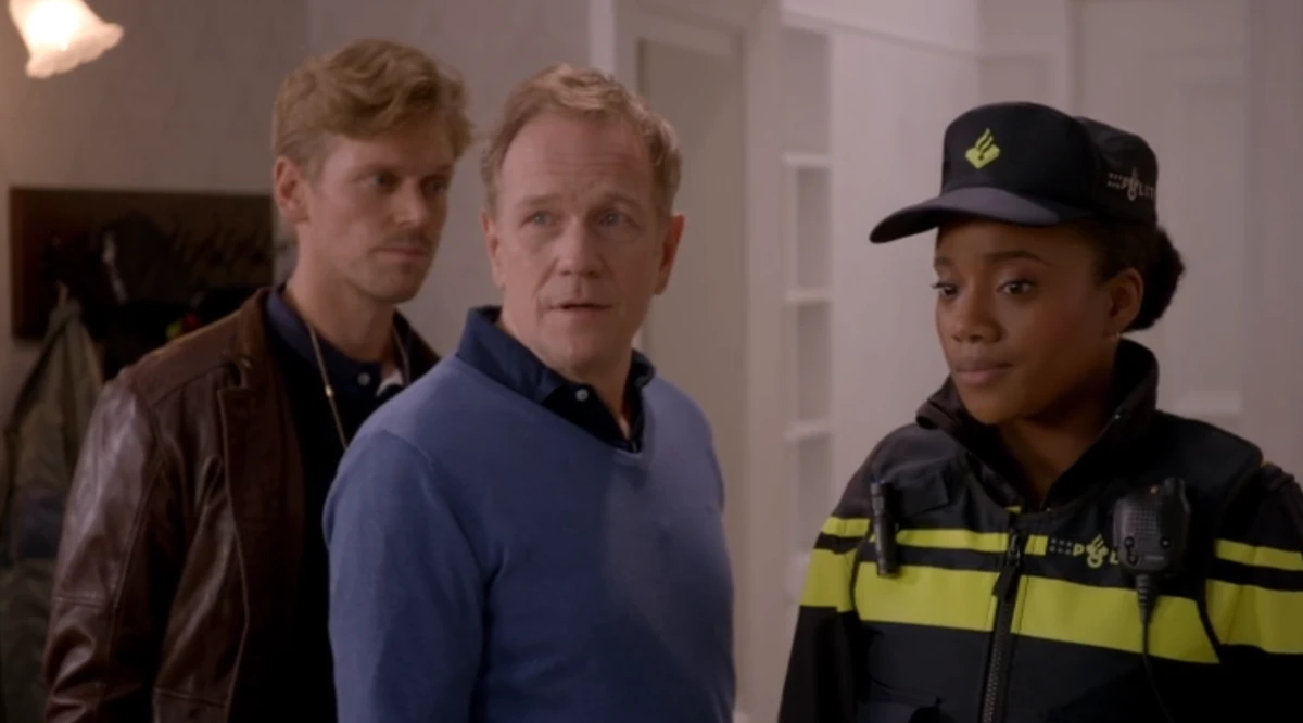 The Arrest | Another Hunter Street Wiki | Fandom