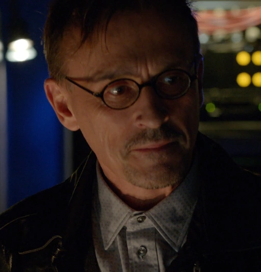 Clock King (Arrowverse) | Schurken Wiki | Fandom