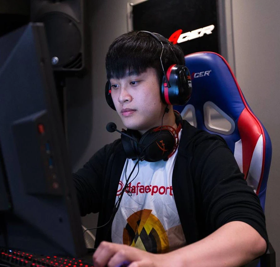j9 - Apex Legends Esports Wiki