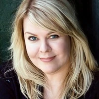 Autora | Wiki AQuedaDosReinos | Fandom