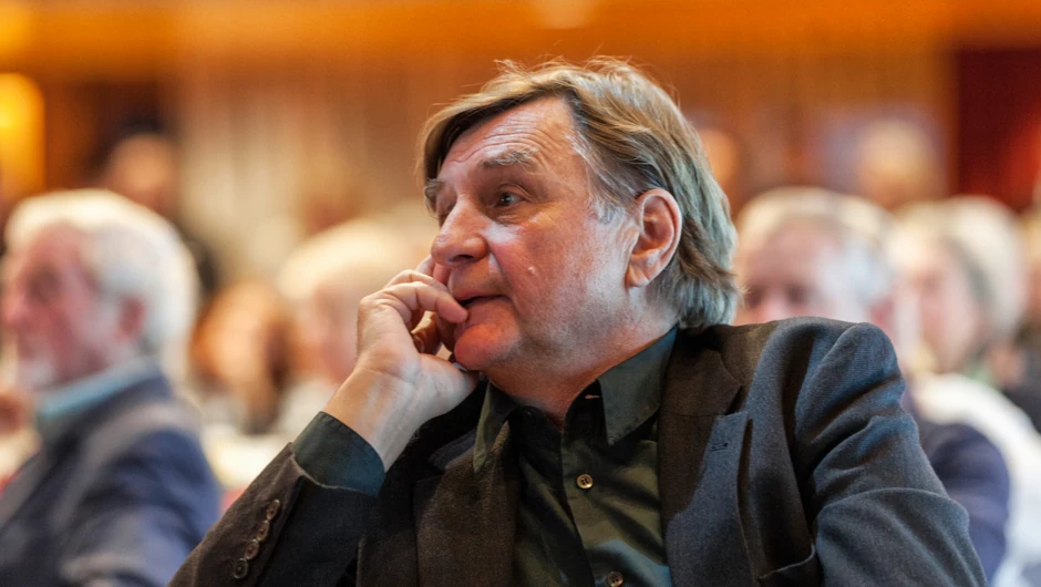 Beat Consoni | Archi Wiki | Fandom