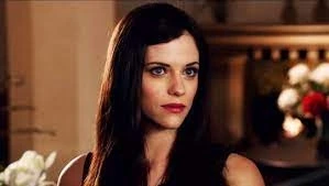 Helena Bertinelli (Earth-2) | Arrow Fanon Wiki | Fandom