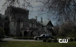 Queen Mansion | Arrow Fanon Wiki | Fandom