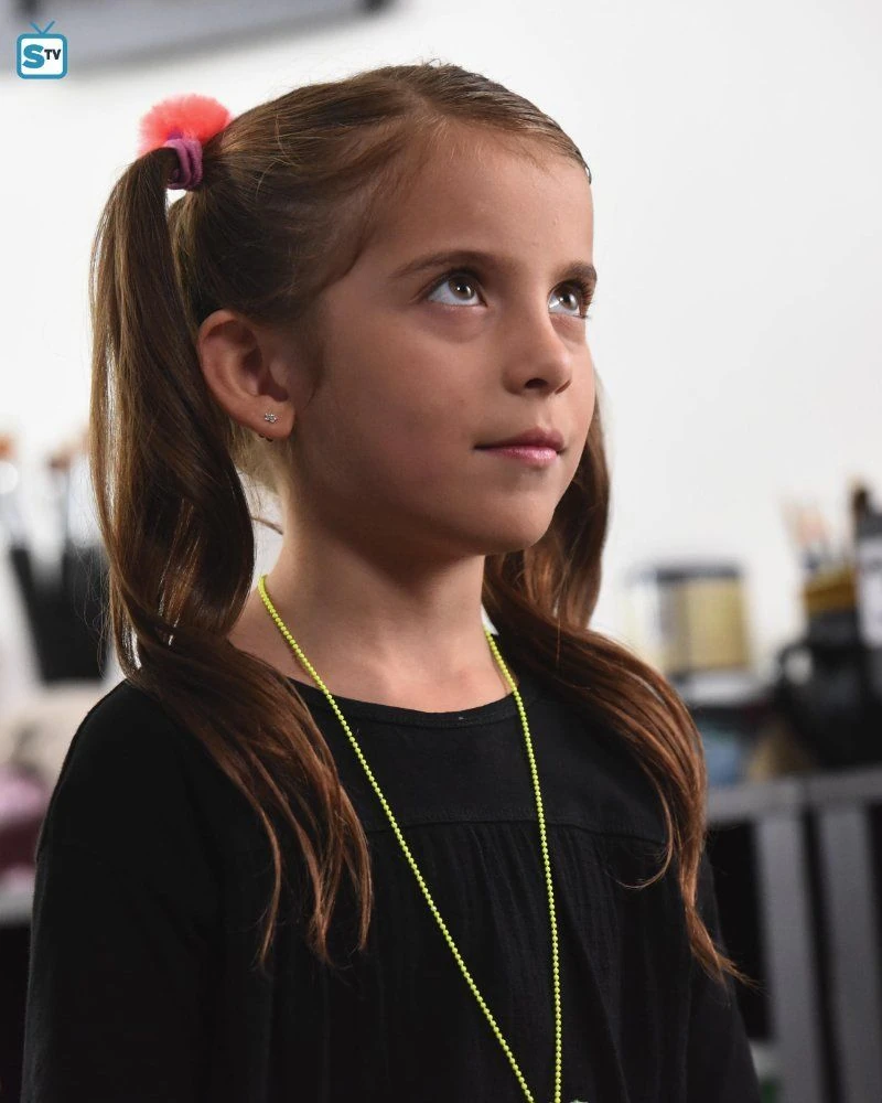 Mary Batson (Earth-Prime) | Arrow Fanon Wiki | Fandom