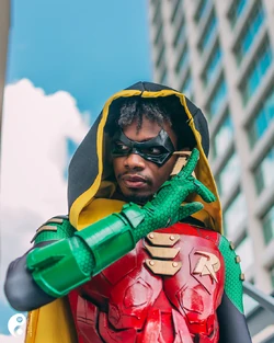 Luke Fox (Earth-8391/Heitorfred1) | Arrow Fanon Wiki | Fandom