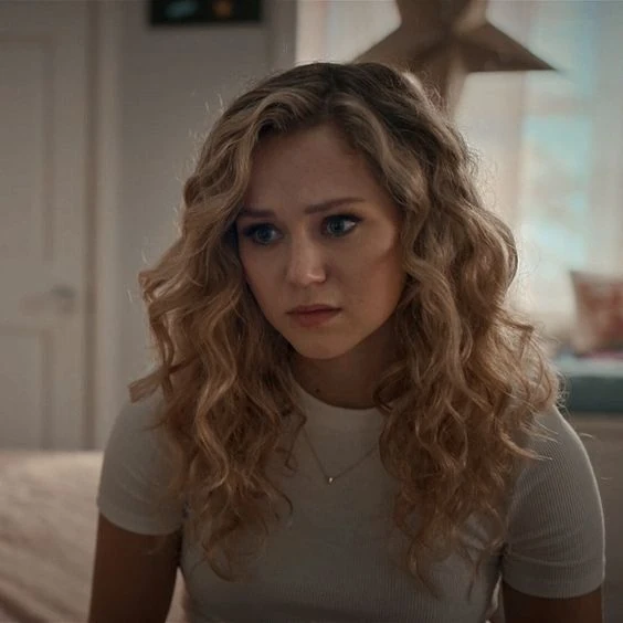 Lara Davis (Earth-1) | Arrow Fanon Wiki | Fandom