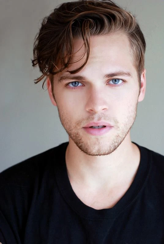 Alexander Calvert | Wiki ARROW France | Fandom