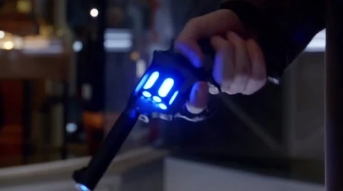 Pistolet de Rip Hunter | Wiki ARROW France | Fandom