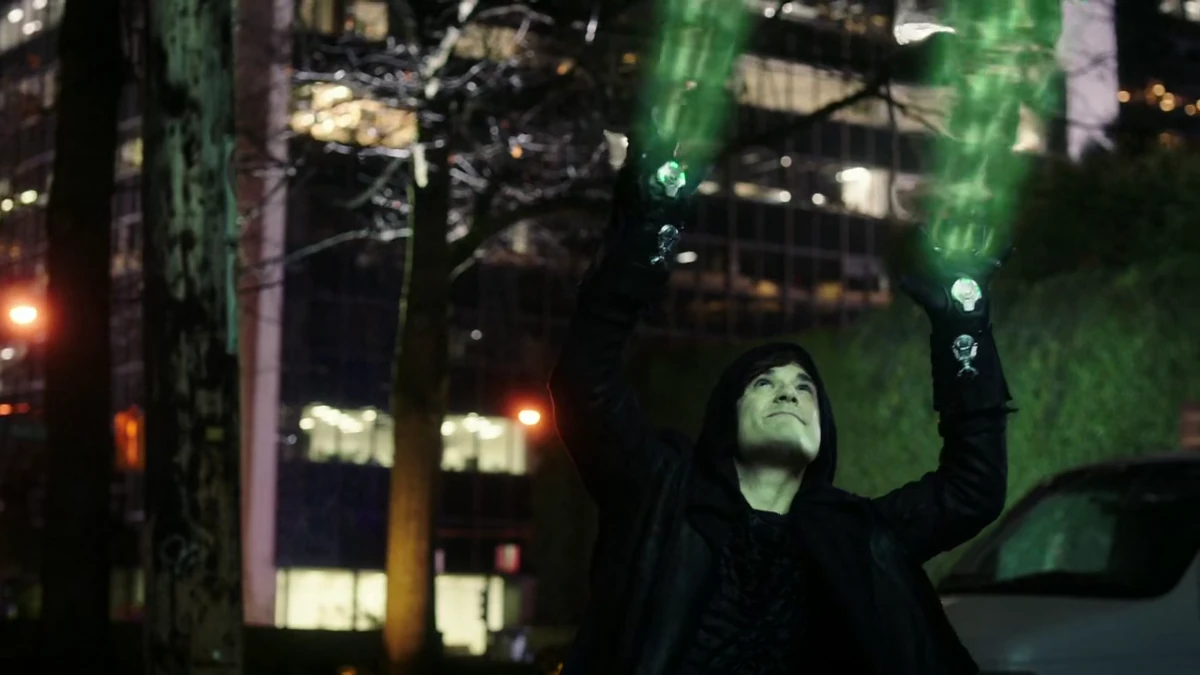 Sonic gauntlets | Arrowverse Wiki | Fandom