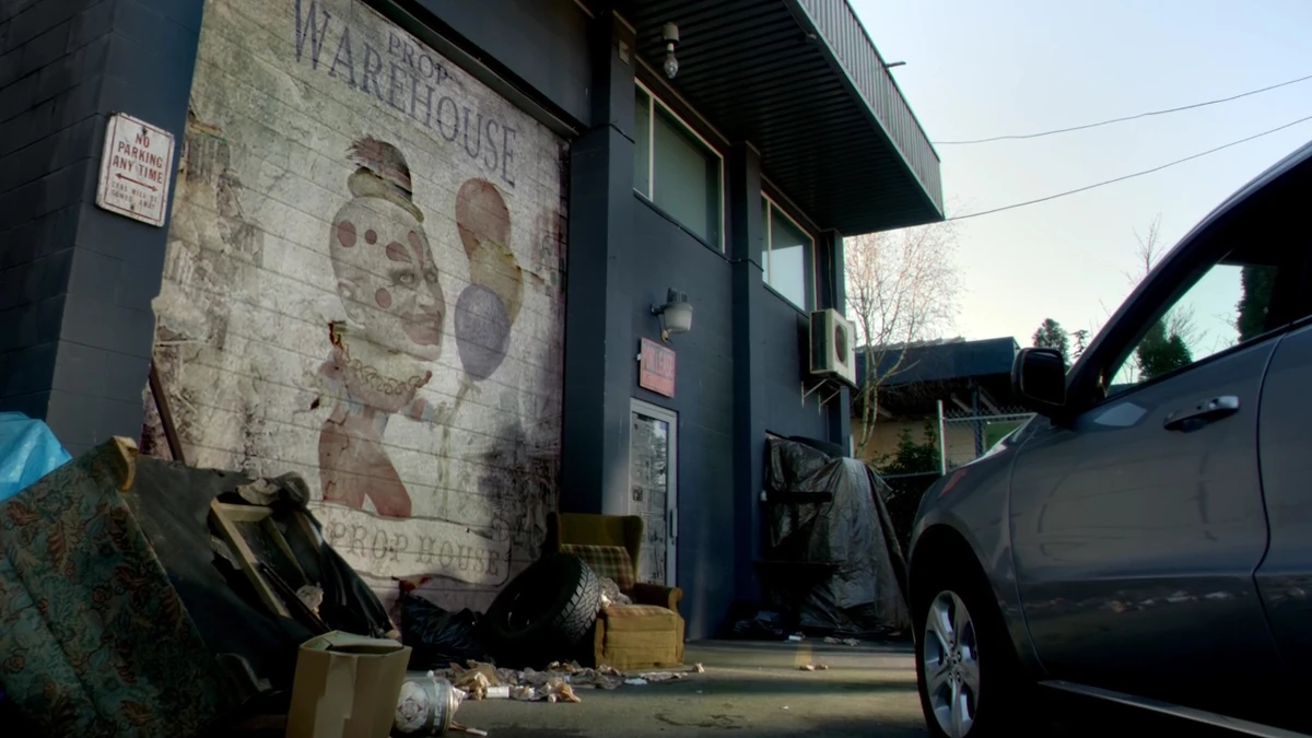 The Trickster's lair | Arrowverse Wiki | Fandom