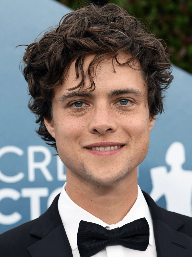 Douglas Smith | Arrowverso Wiki | Fandom