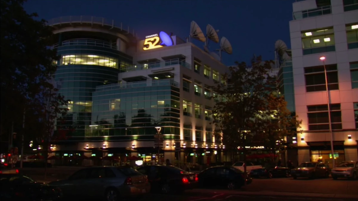 Channel 52 (Earth-1) | Arrowverse Wiki | Fandom