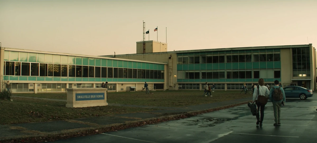 Smallville High School | Arrowverse Wiki | Fandom