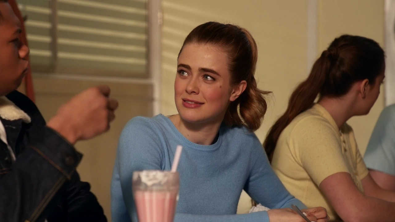 Melissa Roxburgh Arrow