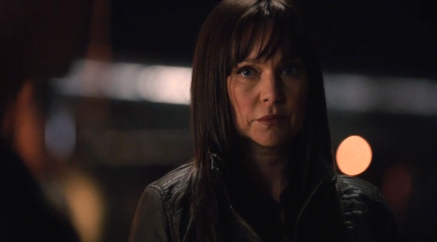 Mrs. Reston | Arrow wiki | Fandom