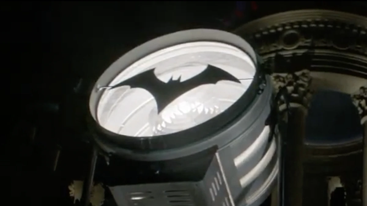 Bat-Signal (Earth-1) | Arrowverse Wiki | Fandom