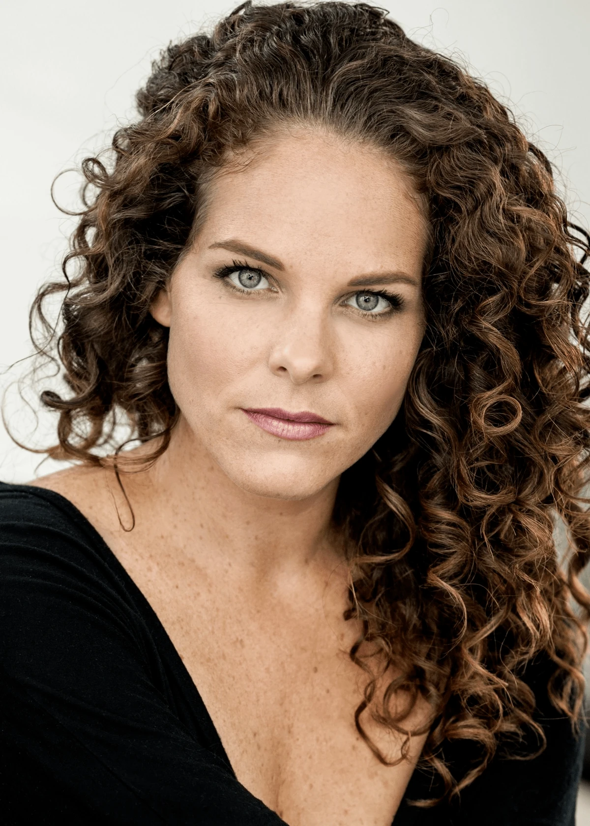 Amber Lewis | Arrowverse Wiki | Fandom