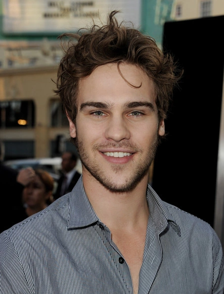 Grey Damon | Arrowverse Wiki | Fandom