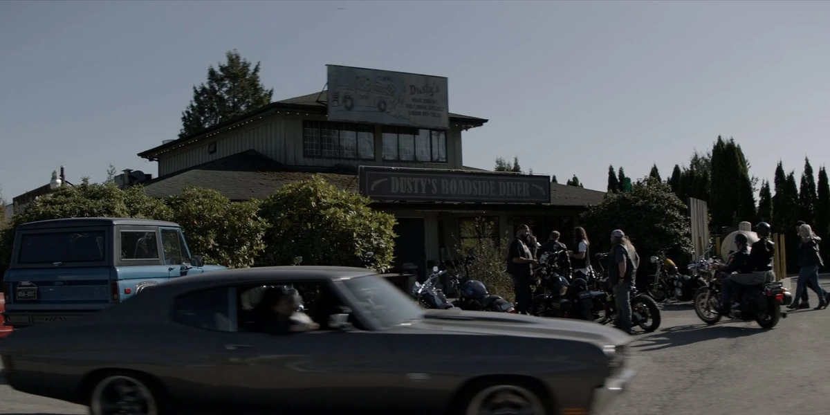 Dusty's Roadside Diner (Earth-1) | Arrowverse Wiki | Fandom