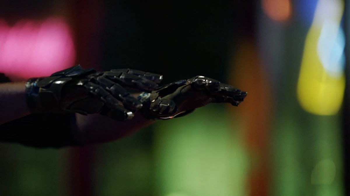 Chillblaine gauntlets | Arrowverse Wiki | Fandom