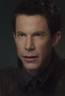 Jonathon Young | Arrowverse Wiki | Fandom